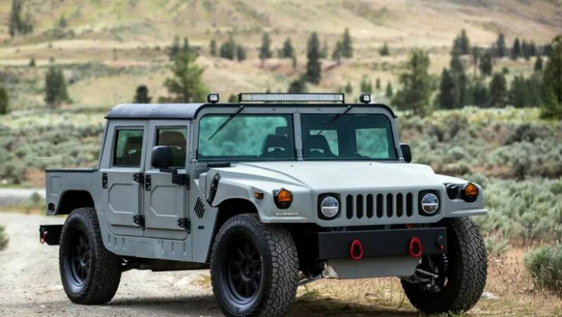 Тюнеры презентовали необычную версию Hummer H1